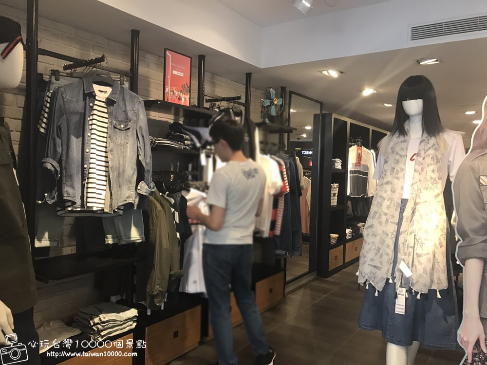 【西門町】H:CONNECT-店家介紹(韓國服飾店) - 必玩台灣10000個景點